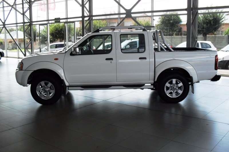 2017 Nissan NP300 Hardbody 2.4 double cab 4x4 Double cab bakkie ...