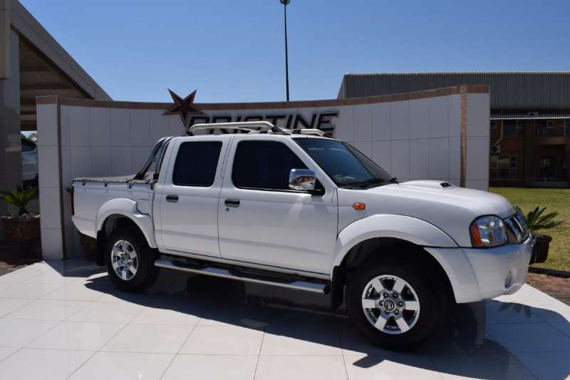 2014 Nissan NP300 Hardbody 2.5TDi double cab Hi rider Double cab bakkie ...