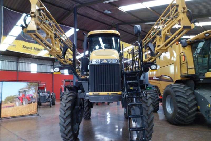 2014 CAT Caterpillar Challenger RG700 Crop Sprayer Tractor mounted ...