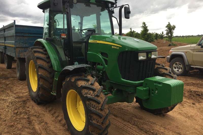 2016 John Deere 5090 E Cab Tractors for sale in Freestate on Agrimag