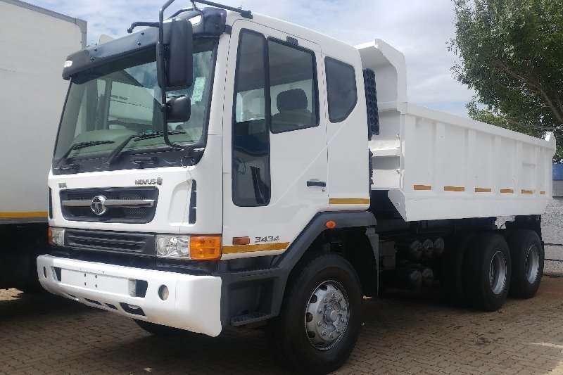 2013 Tata TATA NOVUS 5KDEF 10 Cube Tipper Truck 6 x 4 Tipper Truck ...